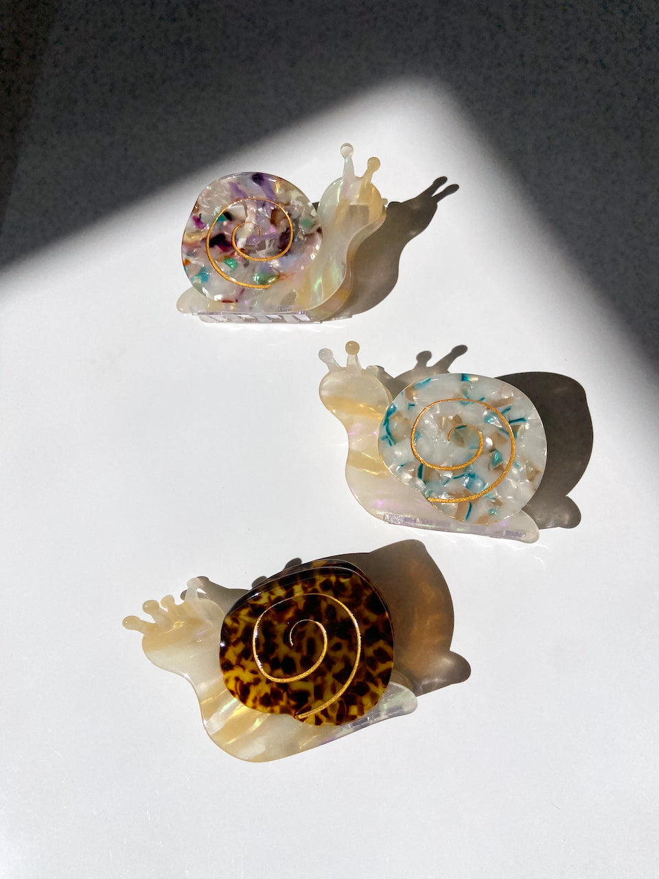 Hand-painted Snail Claw Hair Clip | Eco-Friendly – Solar Eclipse